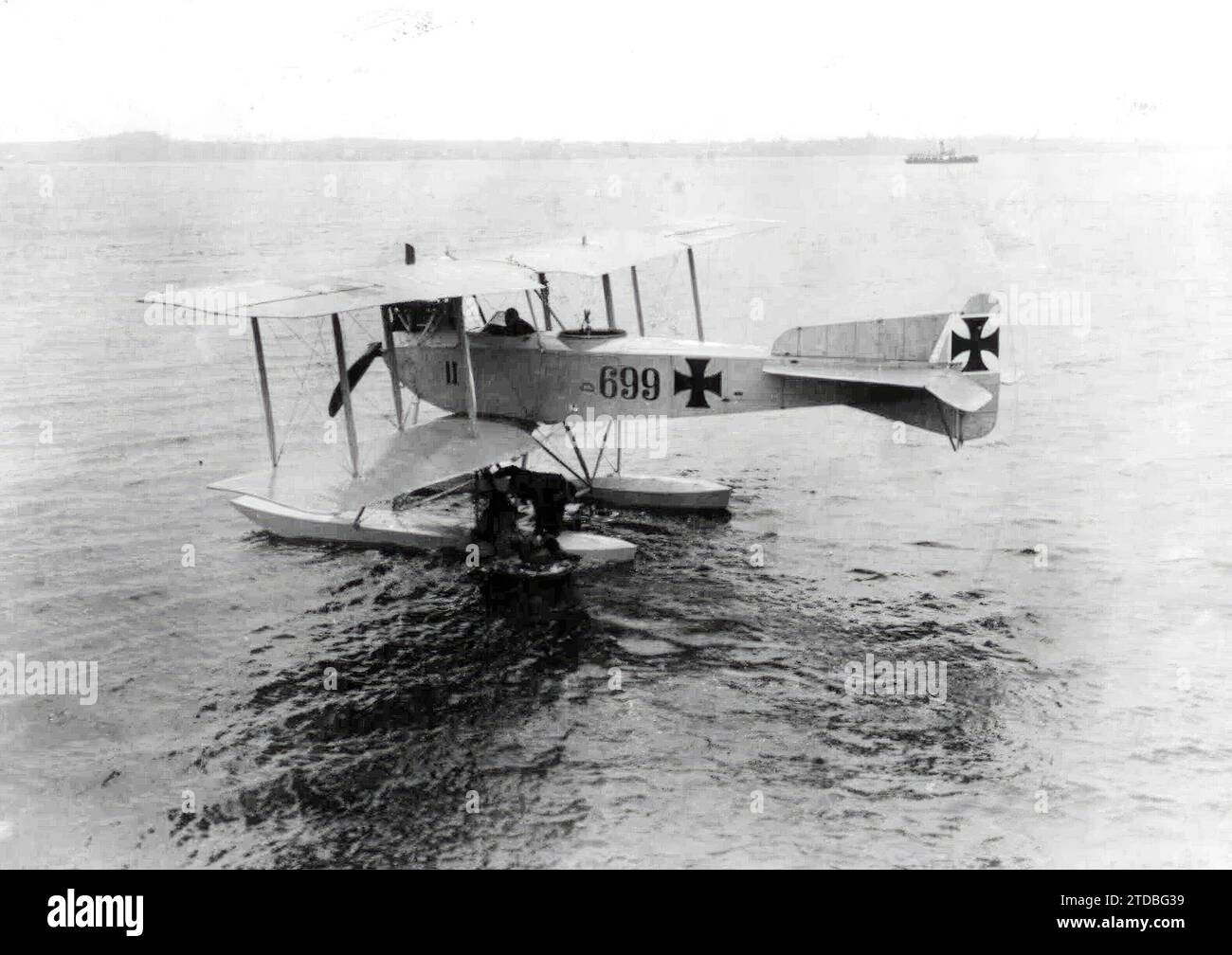 02/28/1918. On the Eastern Front. A German seaplane on surveillance ...