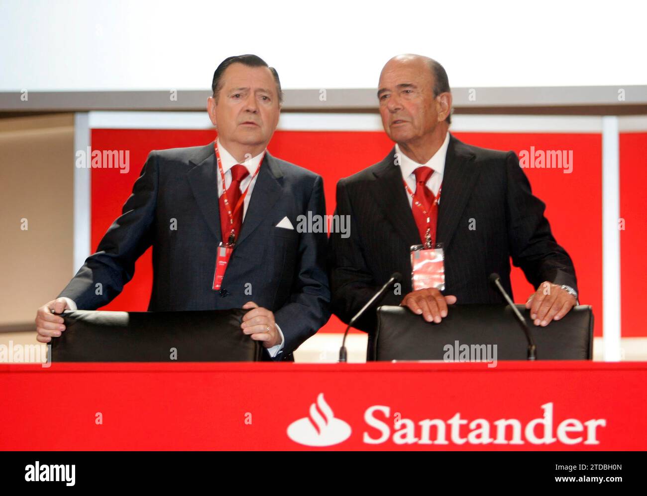 Banco santander hi-res stock photography and images - Alamy