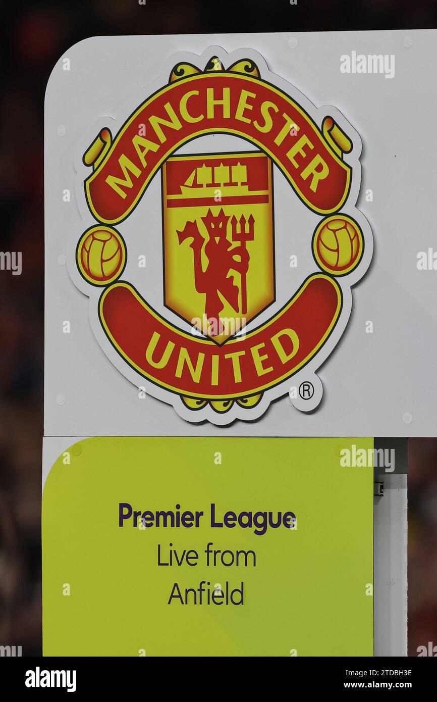 Manchester united badge hi-res stock photography and images - Alamy