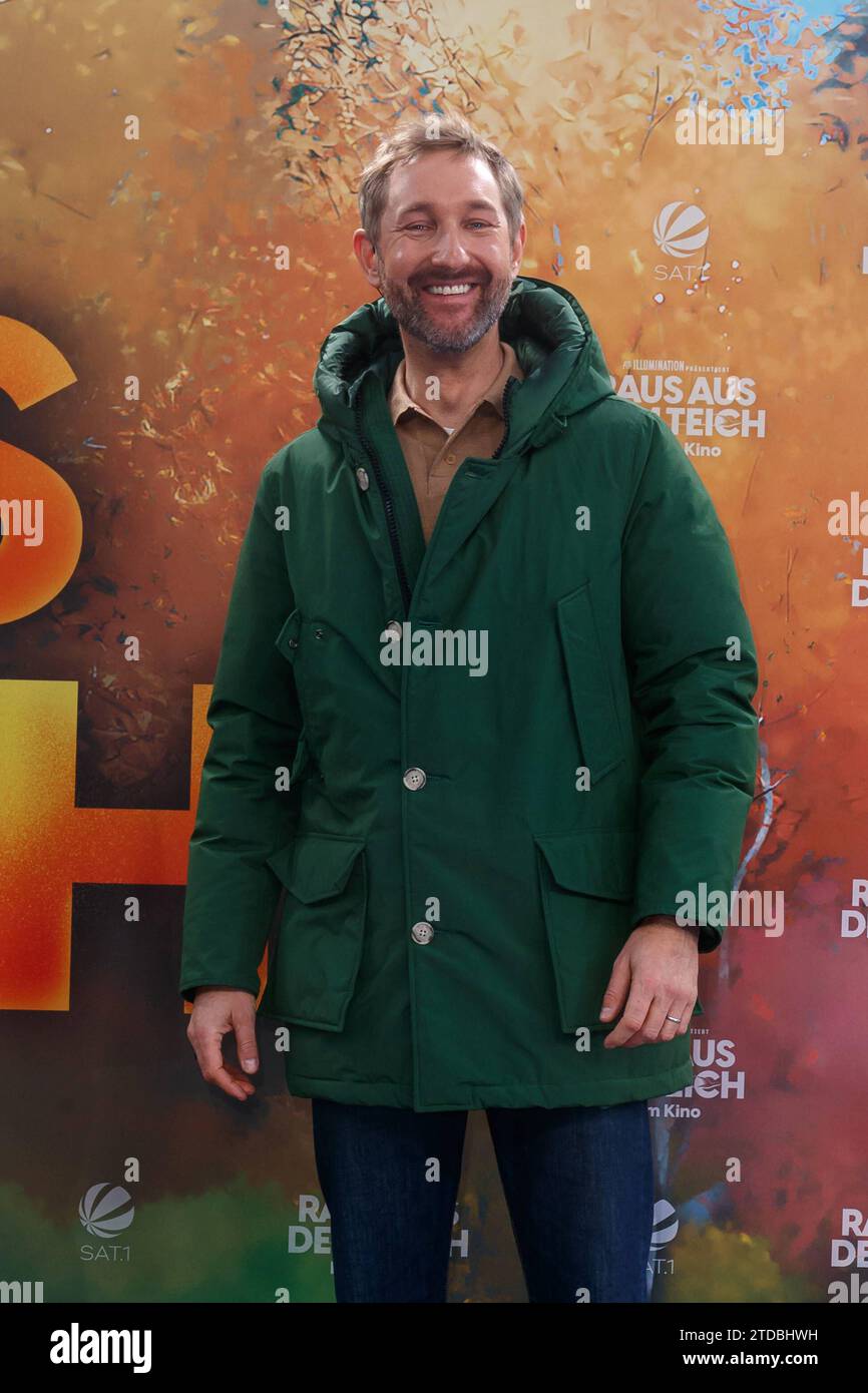 Film Premiere - Raus aus dem Teich Daniel Boschmann bei der ...