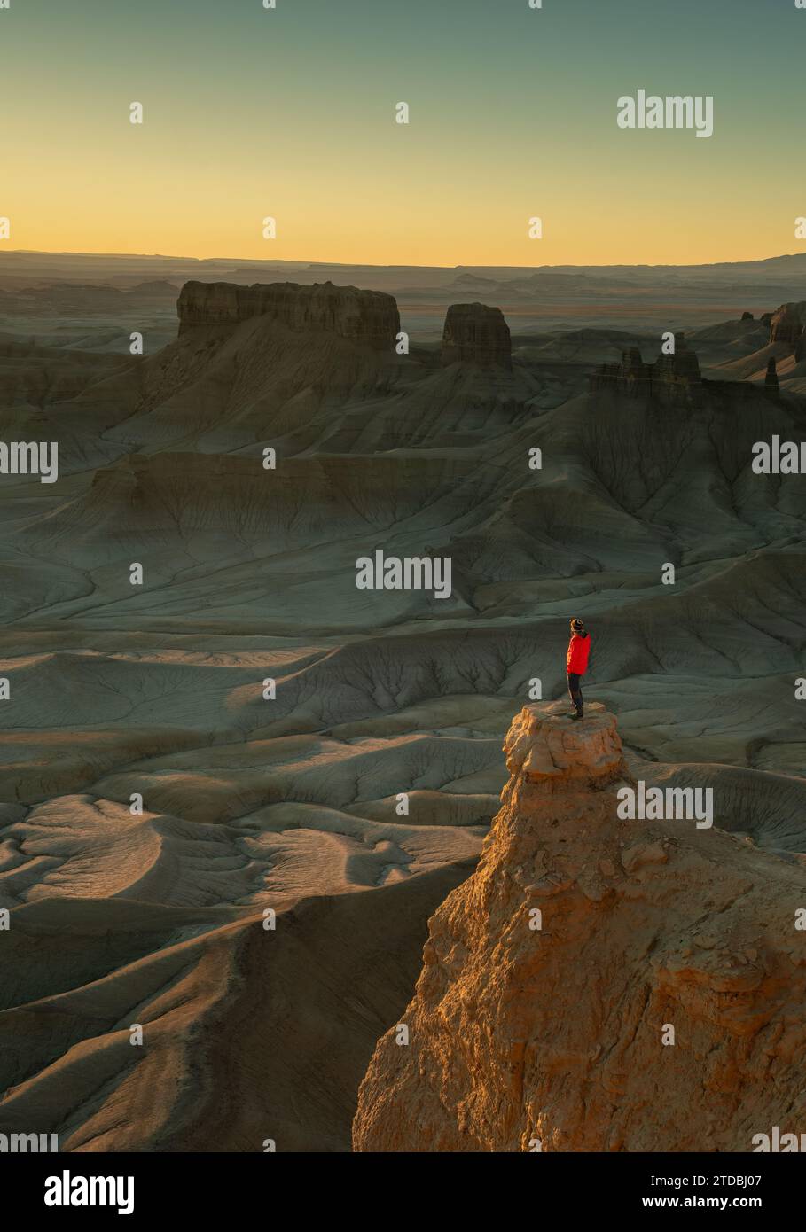 Moonscape overlook hi-res stock photography and images - Alamy