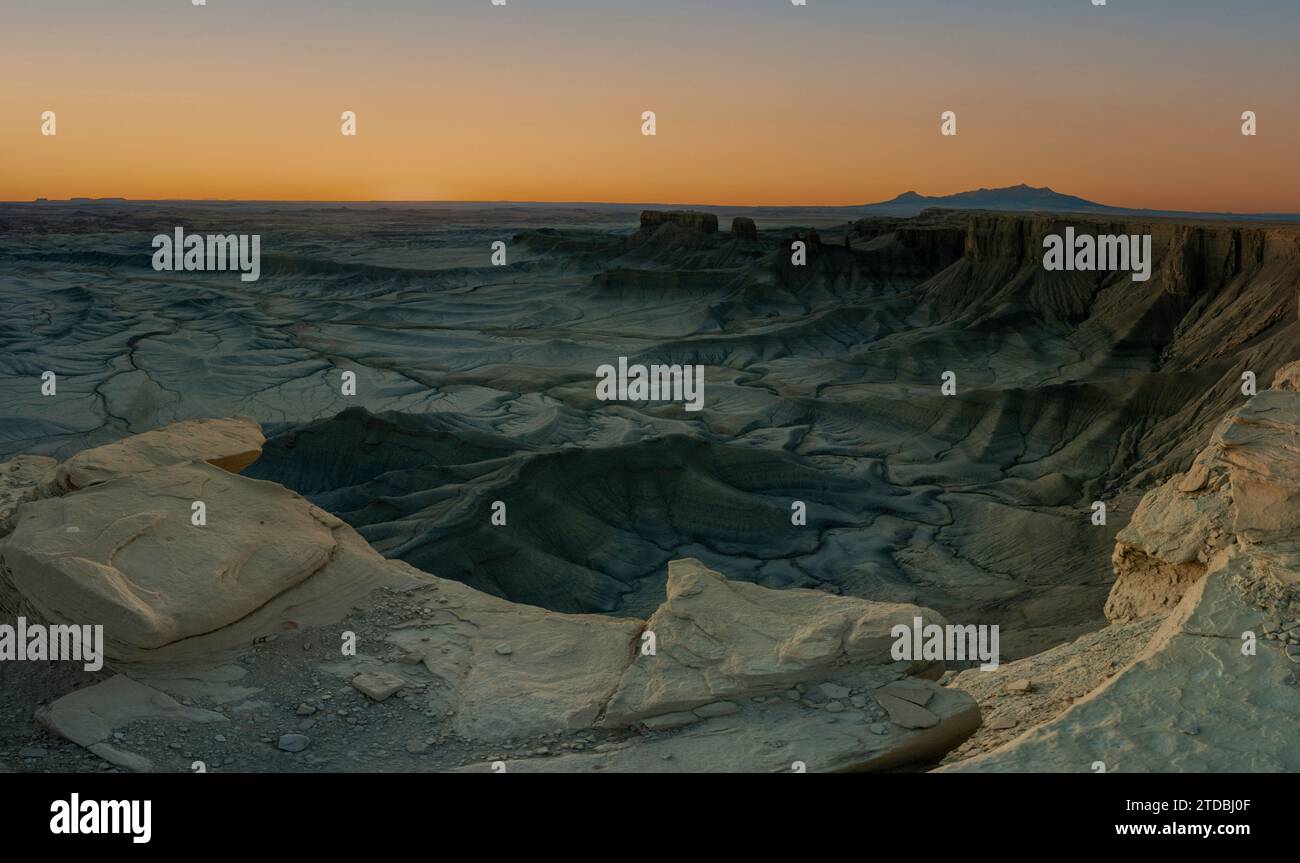 Moonscape overlook hi-res stock photography and images - Alamy