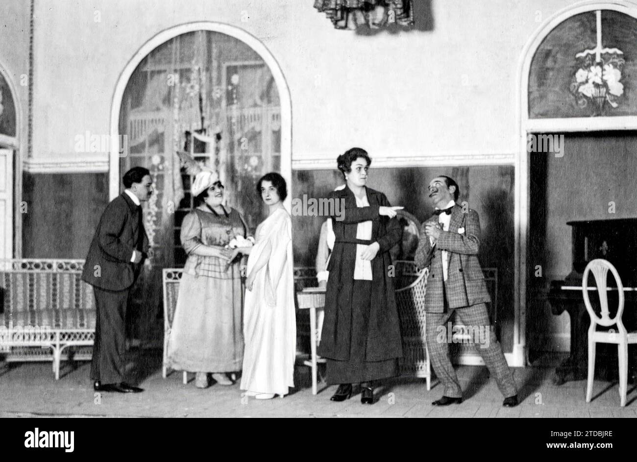 11/07/1918. At the Eslava theater, in Madrid. A scene from the Comic ...