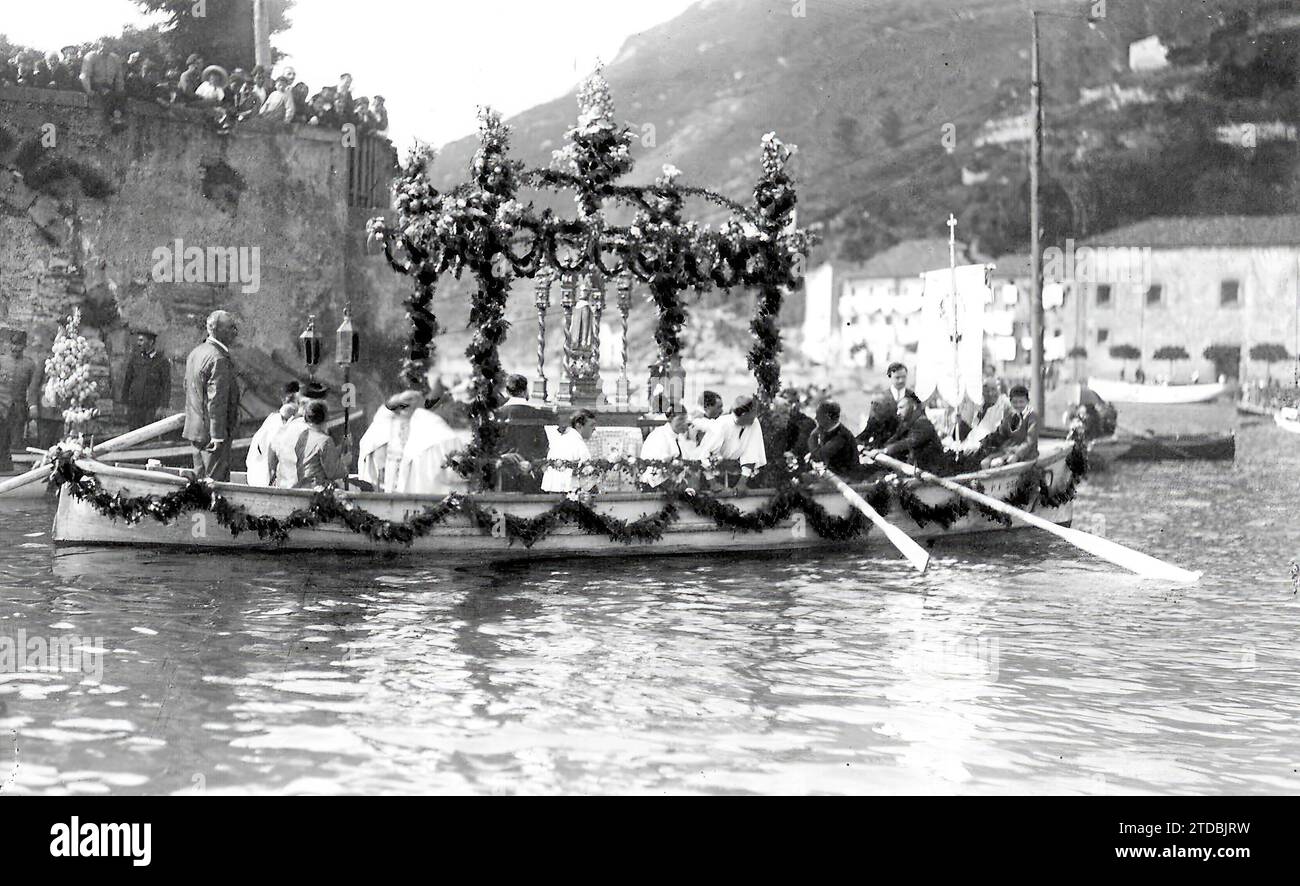 06/09/1918. A Religious Festival at Sea. Boat Carrying the Image of the ...