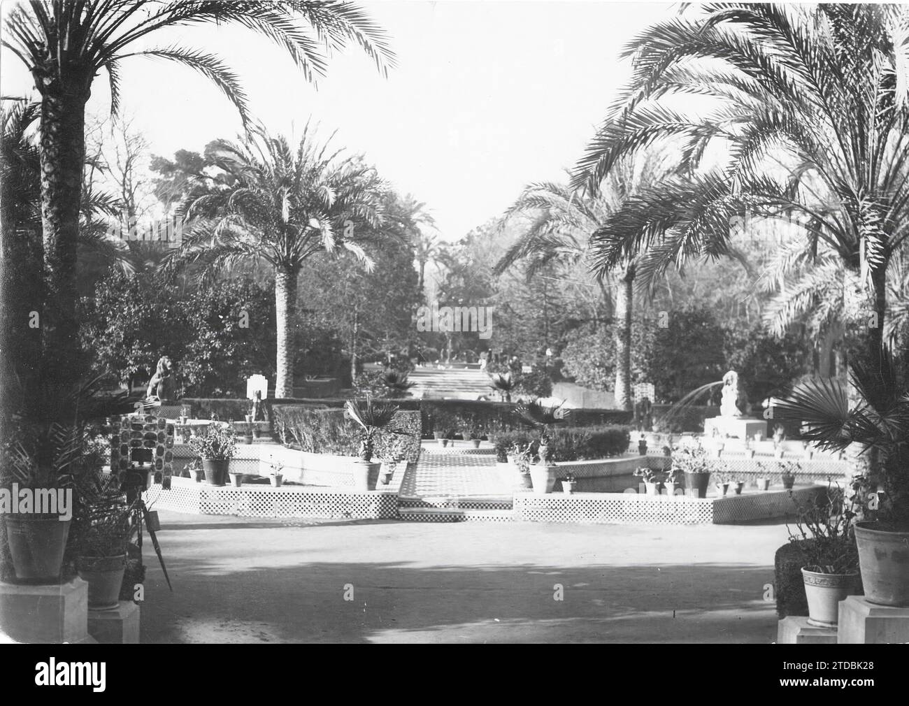 Seville, 1935 (Ca.). Photograph from the 1930s of María Luisa Park ...