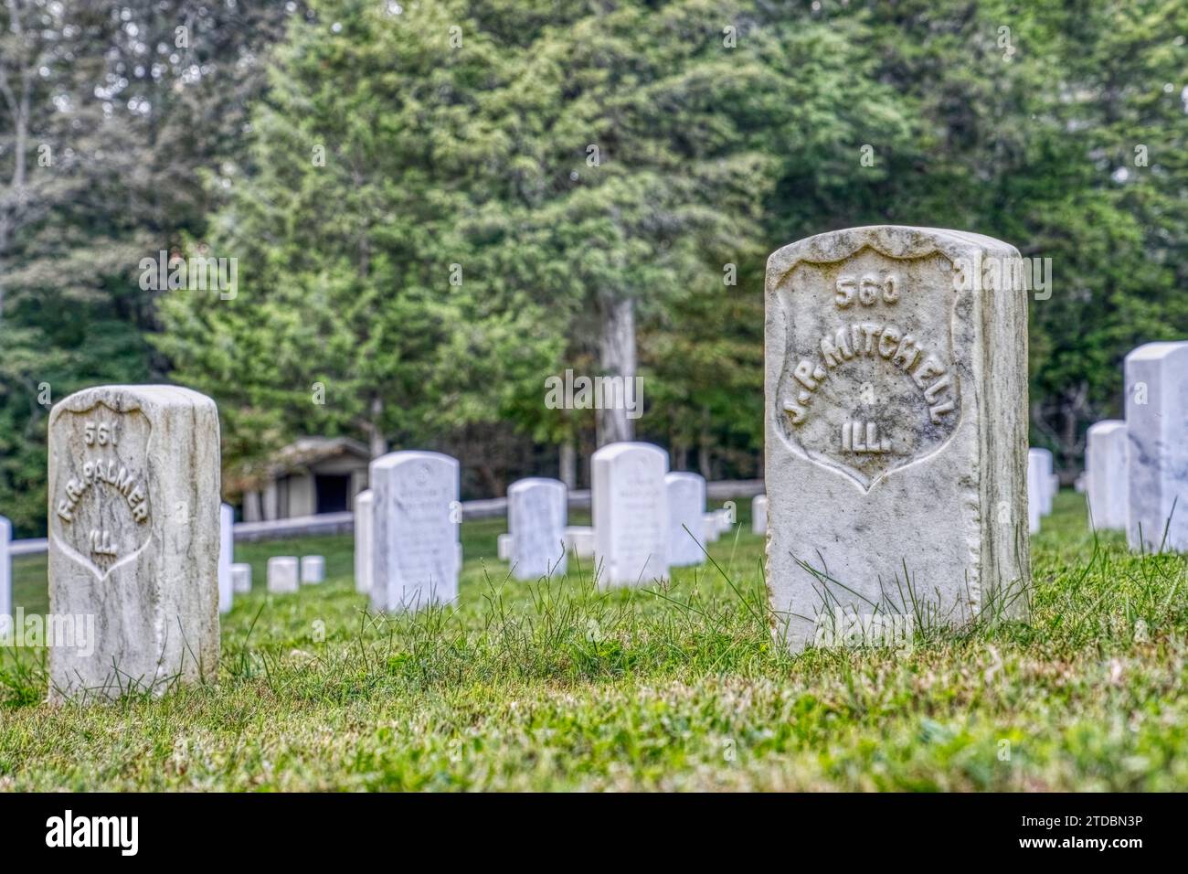 Illinois soldiers graves at Fort Donelson National Cemetery in Dover ...
