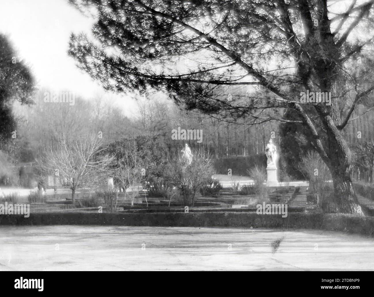 Madrid, October 1927. View of the Retiro Park in autumn. Credit: Album ...