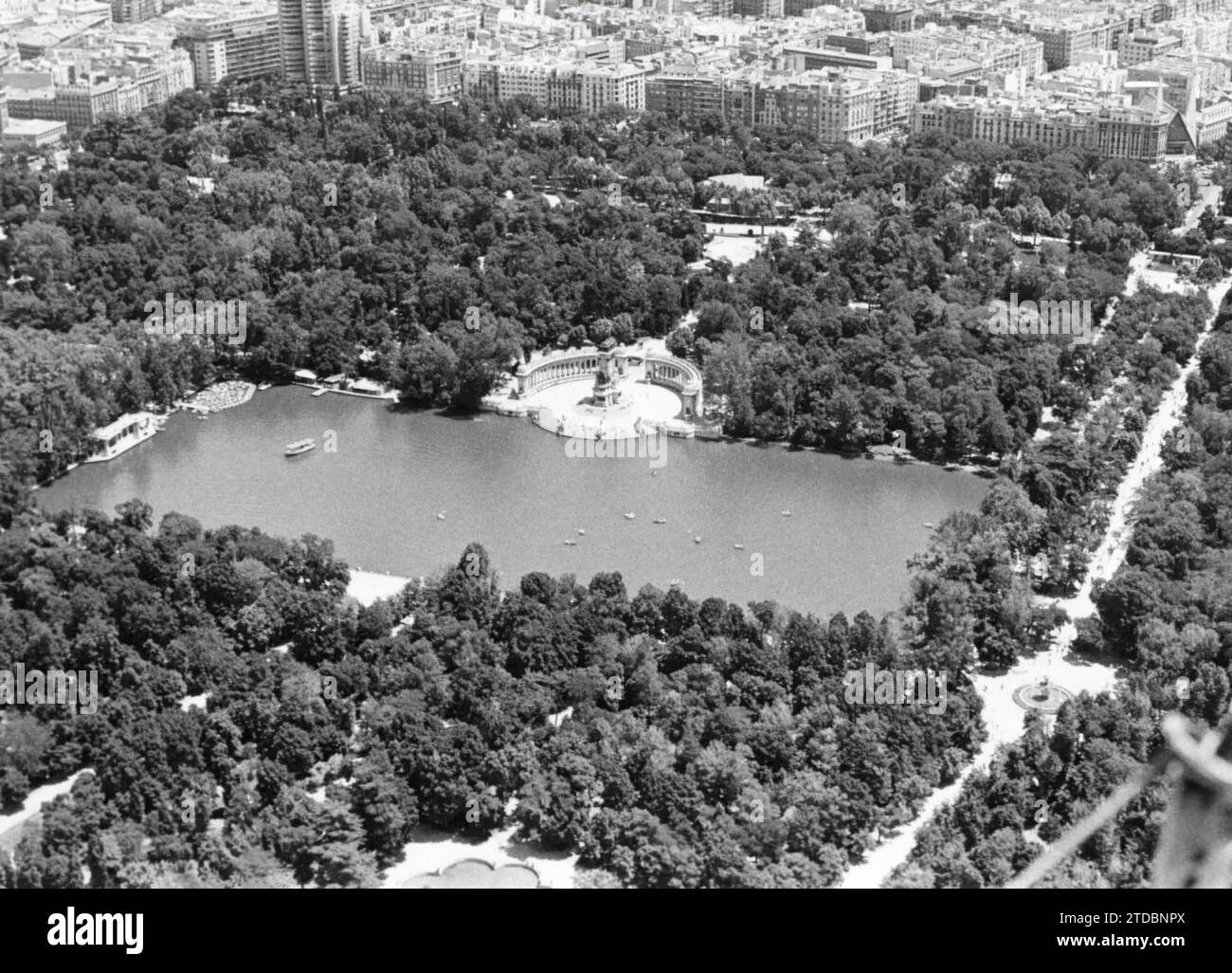 Madrid retiro park aerial view hi-res stock photography and images - Alamy