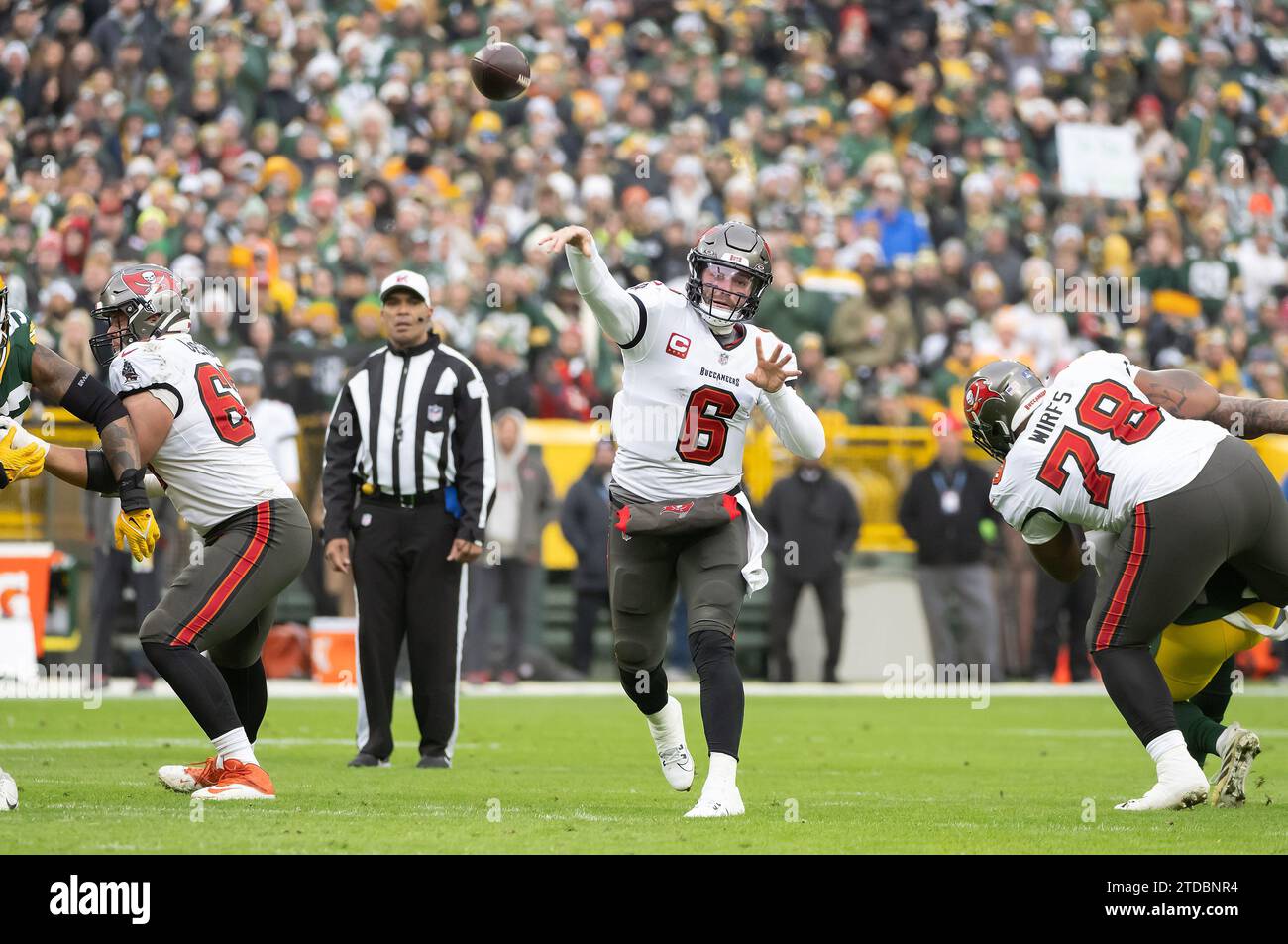 Green Bay, WI, USA. 17th Dec, 2023. Tampa Bay Buccaneers quarterback ...