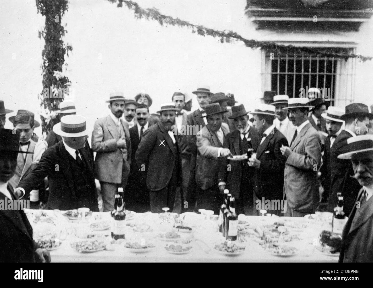 04/30/1916. Tribute to an illustrious sculptor in Marchena. The ...