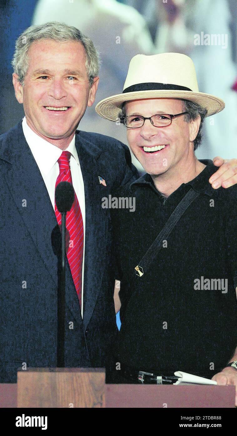 Mark mac kinnon hi-res stock photography and images - Alamy