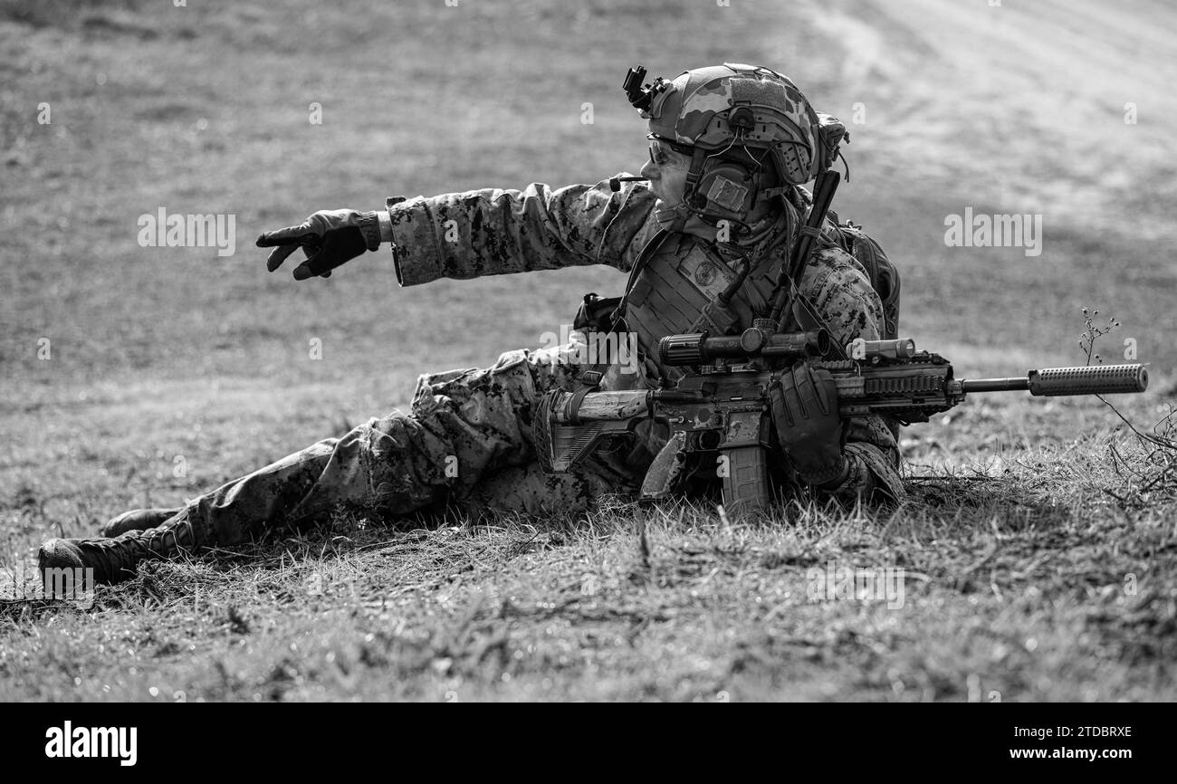 Combat logistics regiment marines Black and White Stock Photos & Images ...