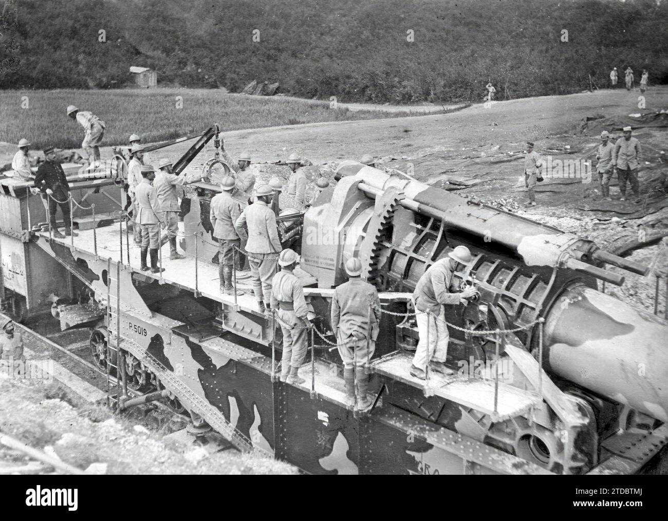 06/30/1916. Modern French artillery. Stock and mount of one of the ...