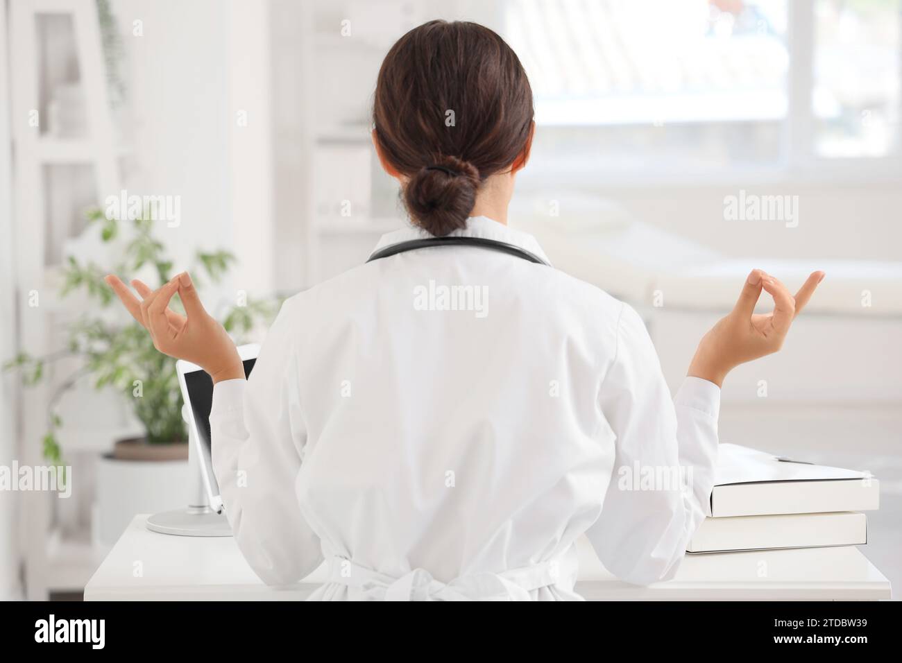 Doctor meditating hi-res stock photography and images - Alamy