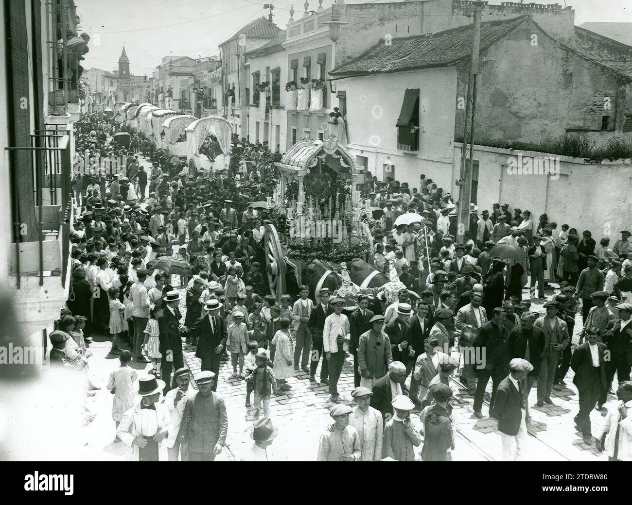 Procession advances hi-res stock photography and images - Alamy