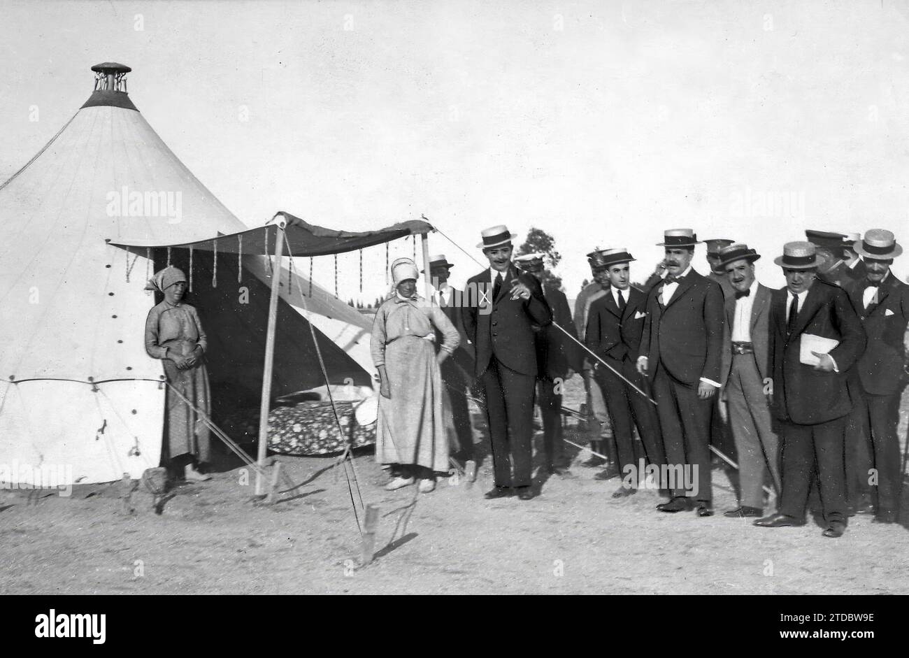 08/01/1918. The collection of the Poor in Madrid. The Mayor, Mr ...