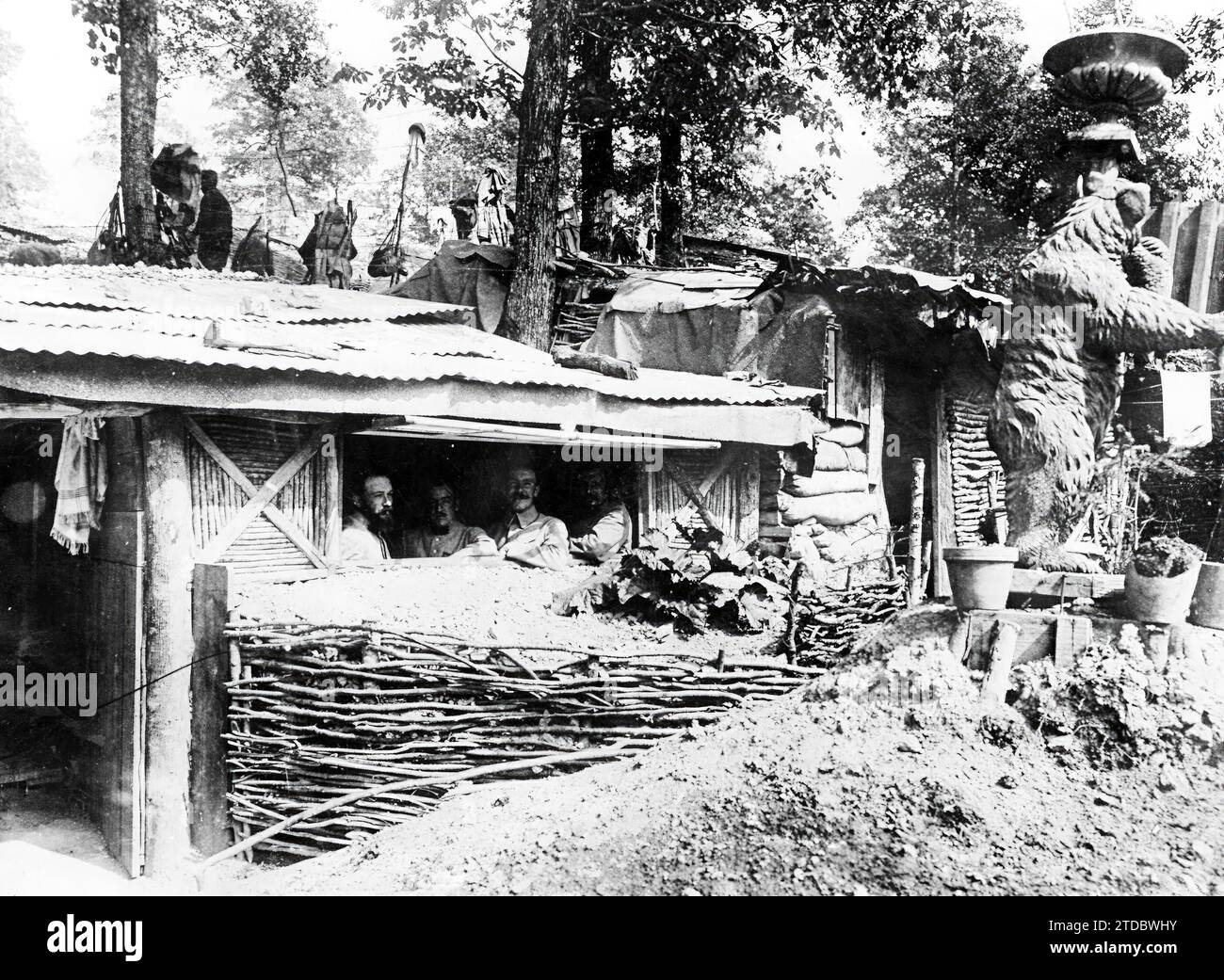 12/31/1915. A military shelter in Champagne. Exterior set of a shed ...