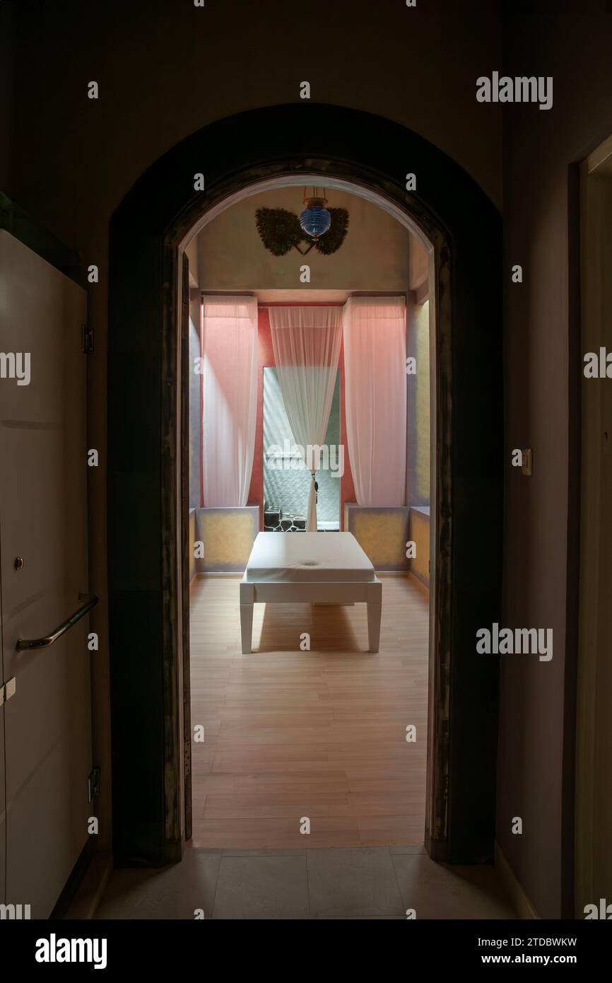 Curtain bed hi-res stock photography and images - Alamy
