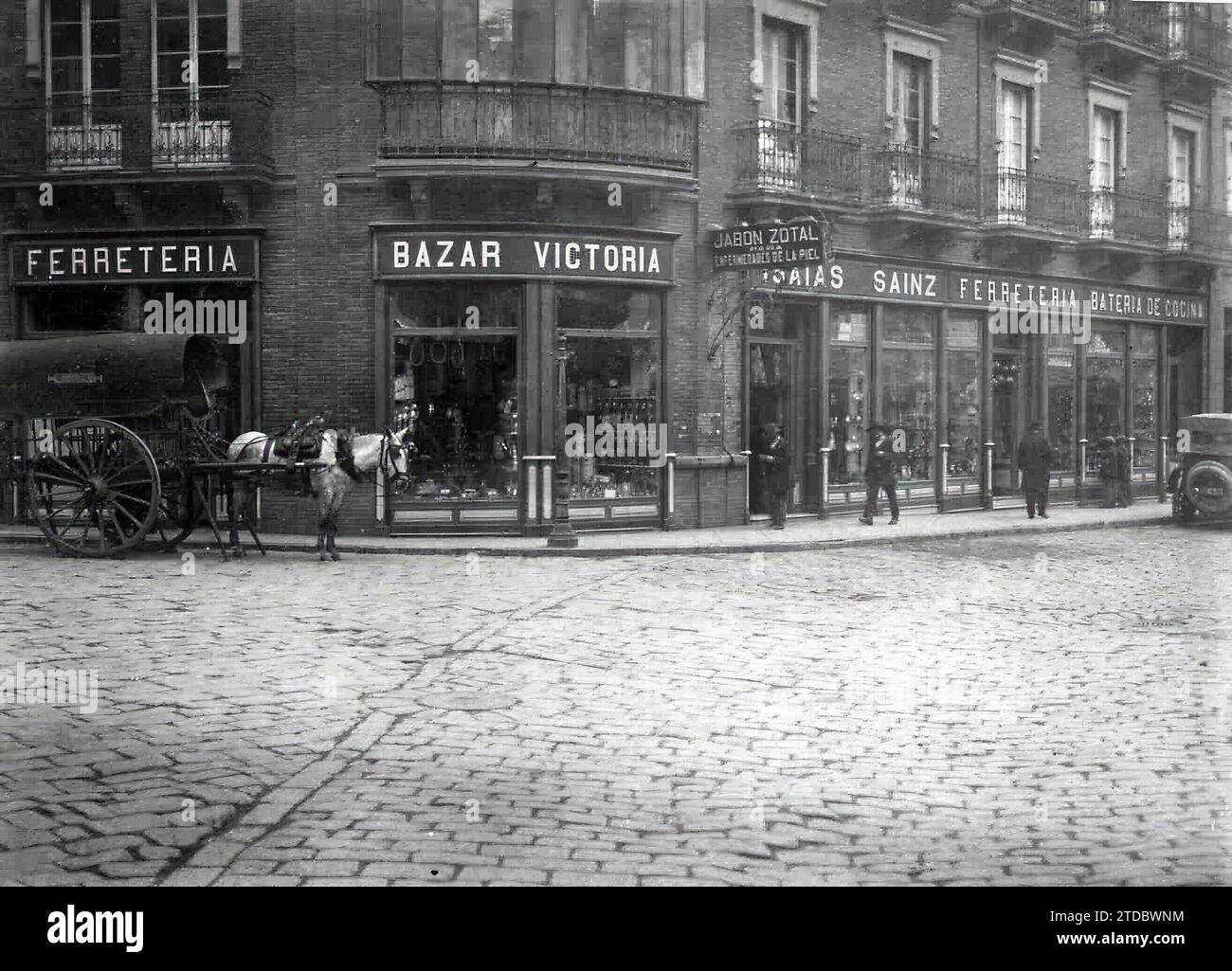 Seville, March 1918. Facade of the Isaías Sainz house in Seville ...
