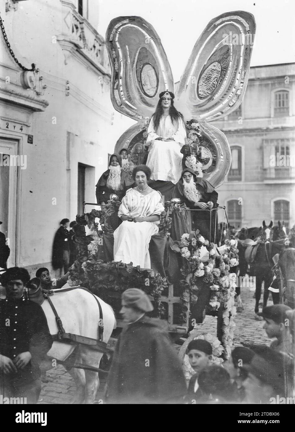 Carriage of the parade of the Three Wise Men in 1928. The procession of ...