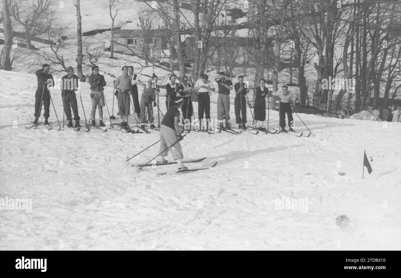 Cantabria. 1936. An aspect of the tests held in Puerto de la Sía by the ...