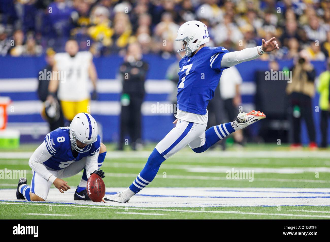 Indianapolis, Indiana, USA. 16th Dec, 2023. Indianapolis Colts kicker ...