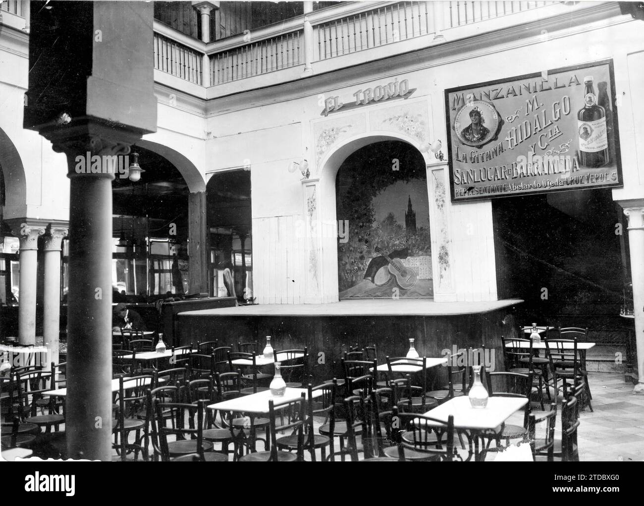Seville.1930 (CA.) Café "El Tronío". Tabladillo and patio. Credit ...