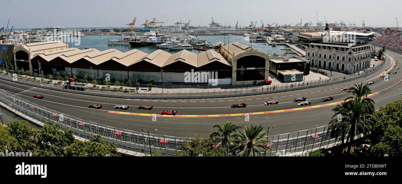 Valencia, 08/24/2008. The cars compete on the street circuit in the ...
