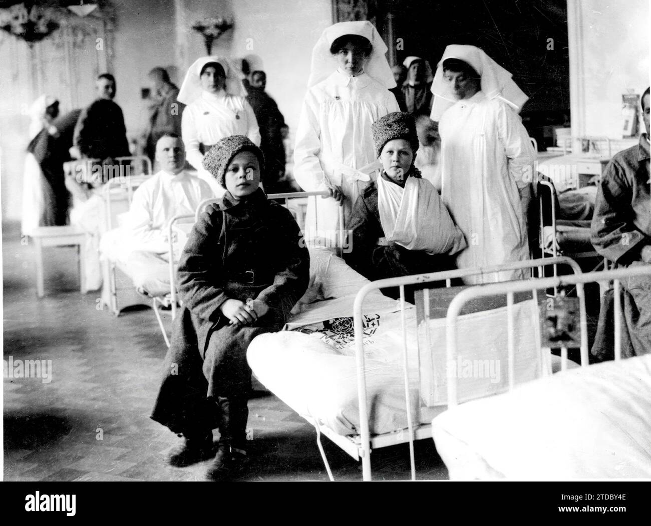 08/01/1916. In an Anglo-Russian hospital. Two Little Soldiers of the ...