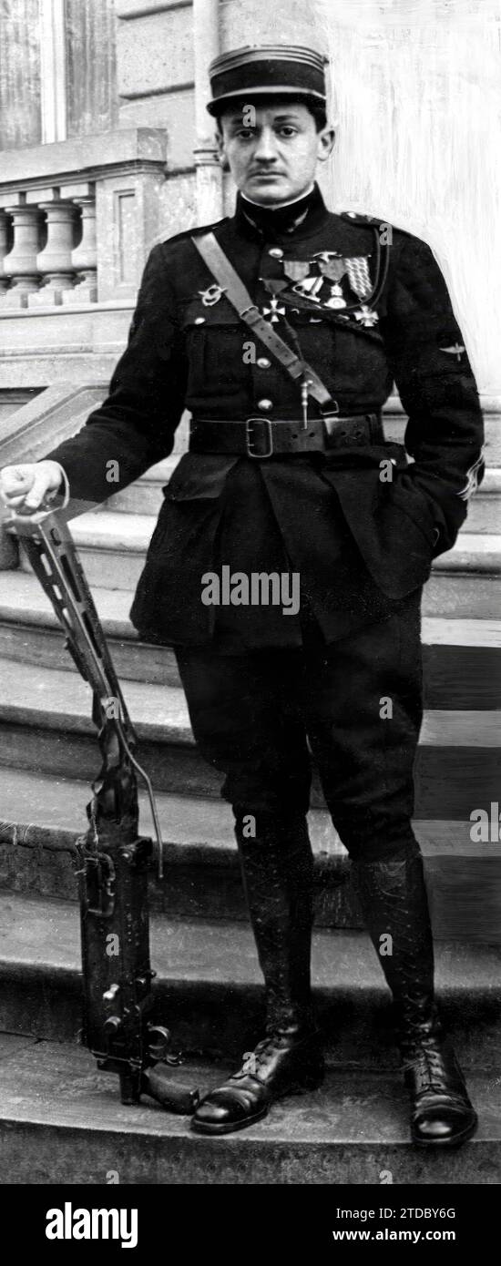 08/31/1917. War in the air the famous French aviator Captain Guynemer ...