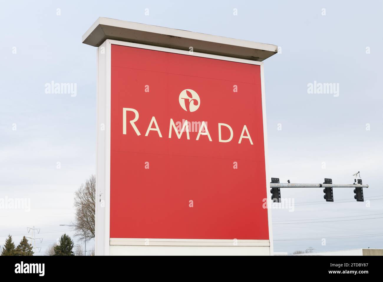 Ramada logo hi-res stock photography and images - Alamy