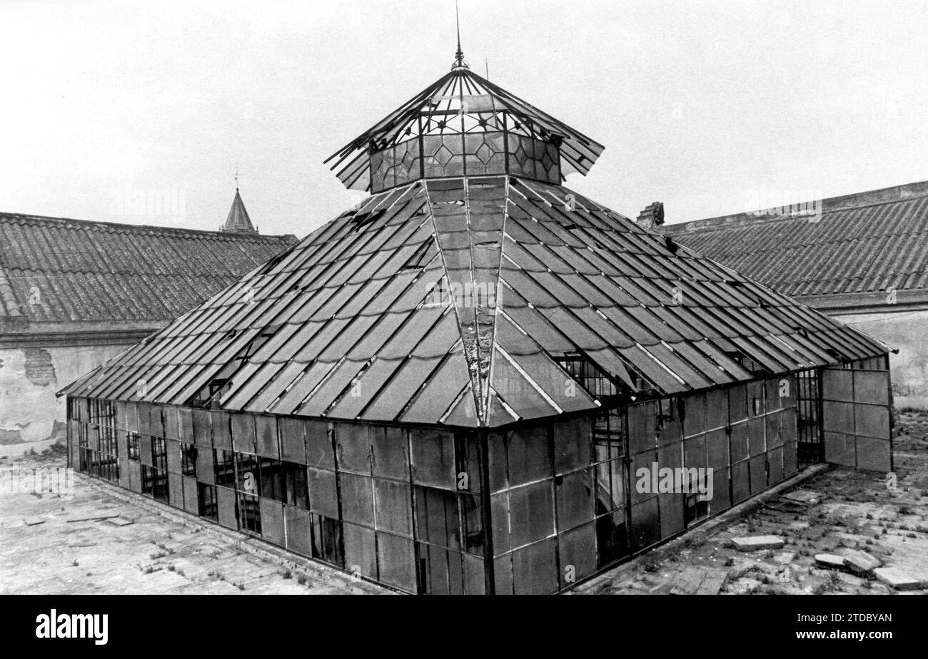 03/29/1982. Old Courts. Almirante Apocada Street, the Broken Glass of ...