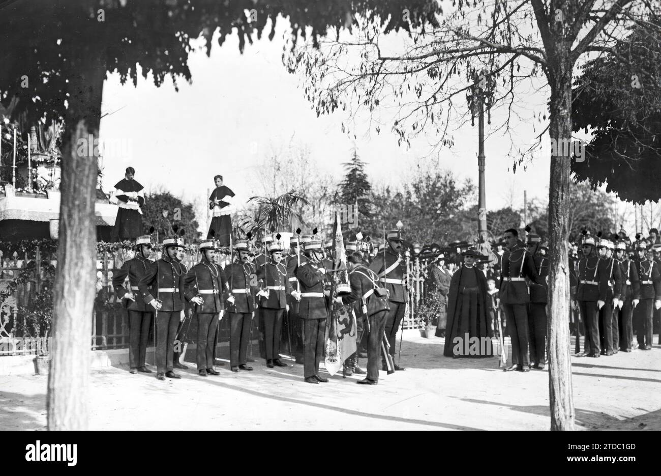 12/01/1917. Military solemnity in Segovia. Pledge of Flag, by the New ...