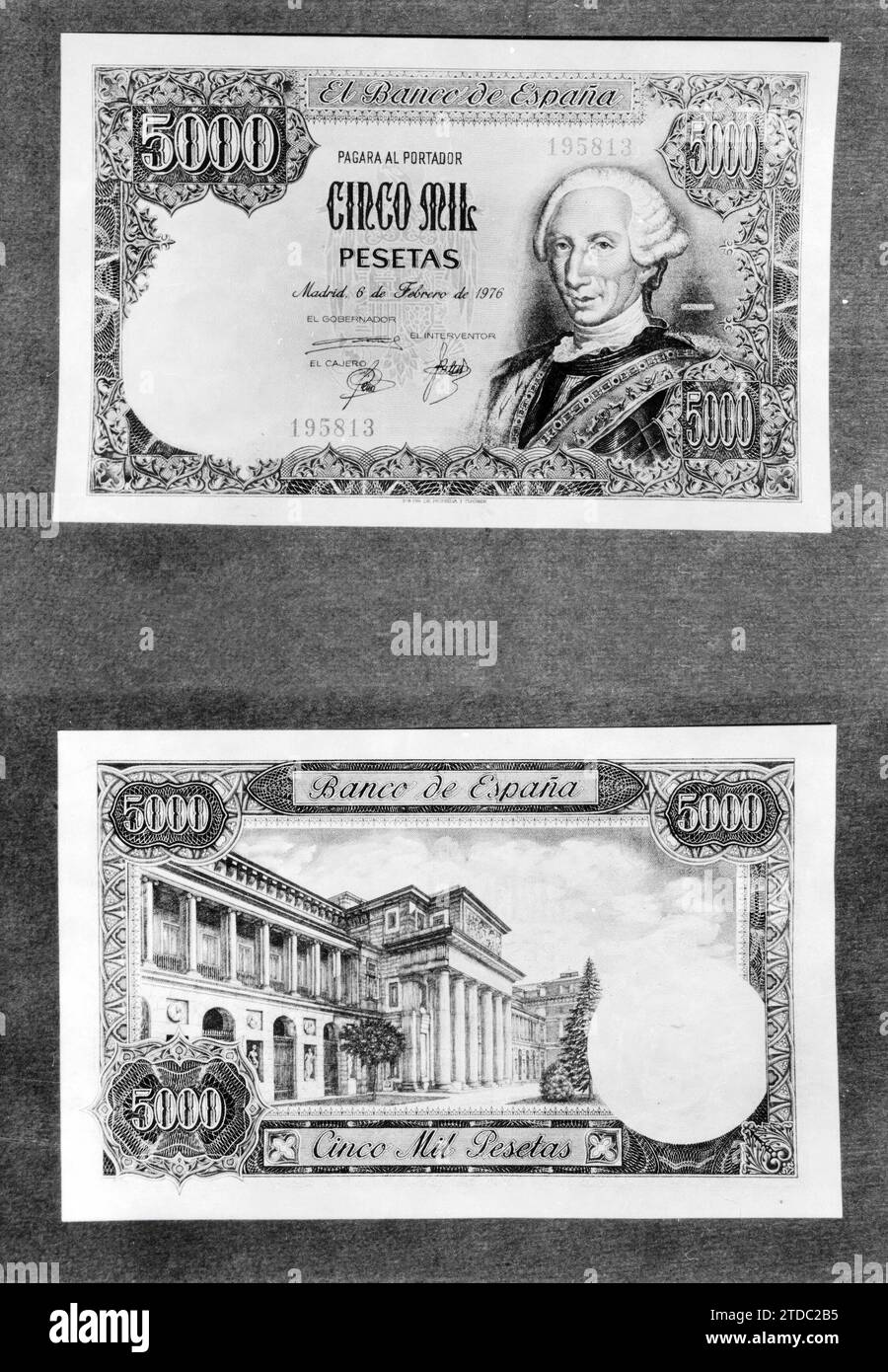 5000 bill hi-res stock photography and images - Alamy