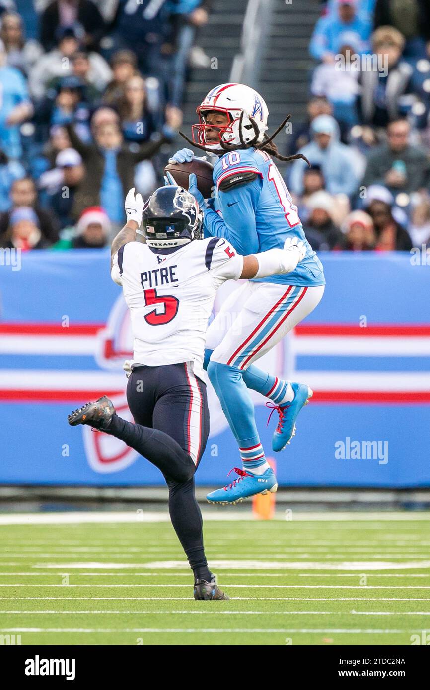 Nashville, USA. 17th Dec, 2023. Tennessee Titans wide receiver DeAndre Hopkins (10). The Houston ...