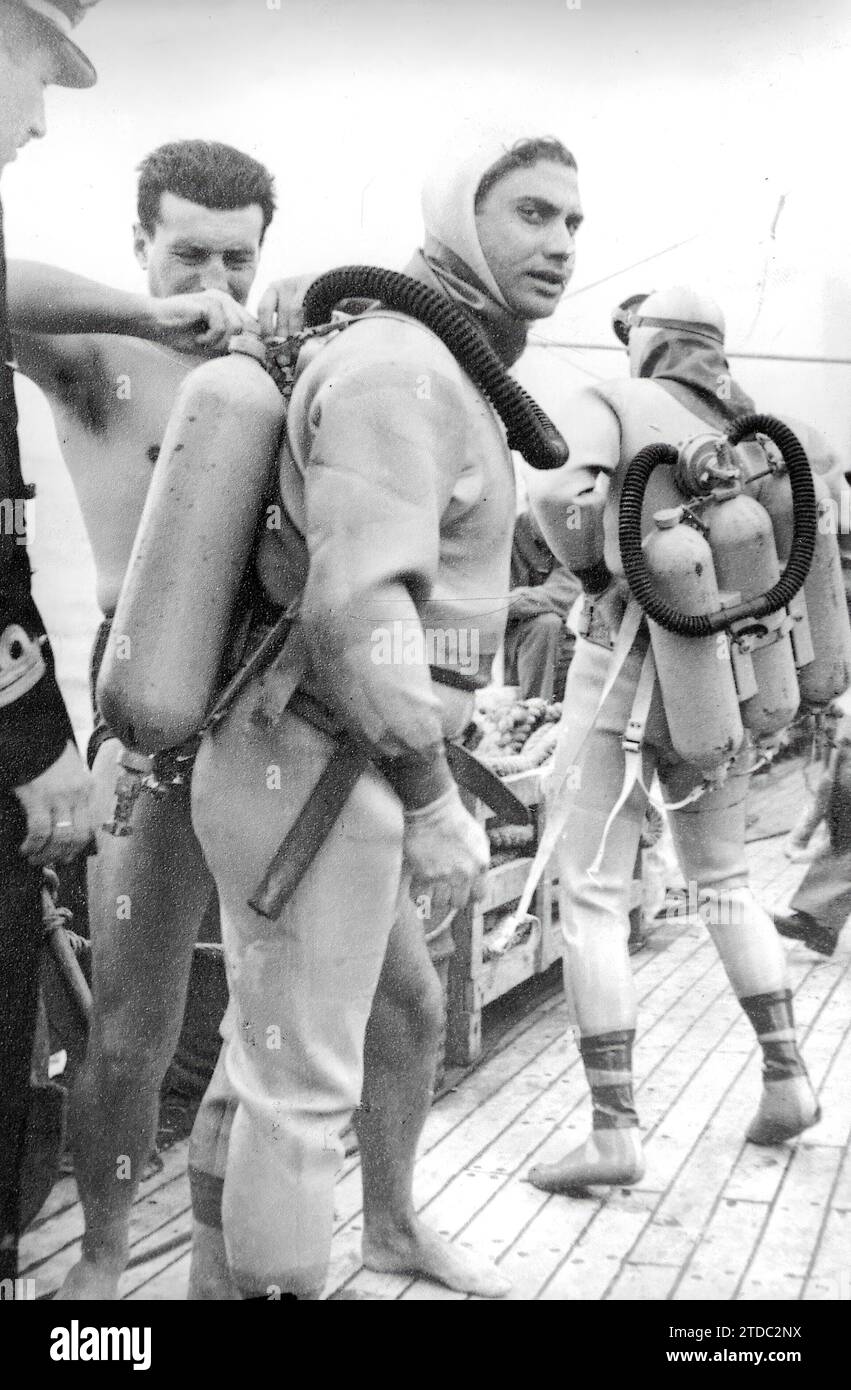 Jacques cousteaus calypso hi-res stock photography and images - Alamy