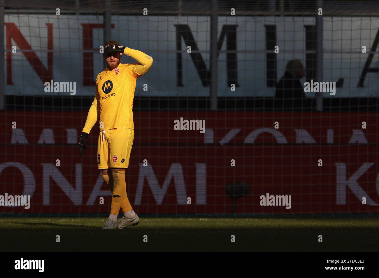 Milan, Italy. 17th Dec, 2023. Michele Di Gregorio of AC Monza shields ...
