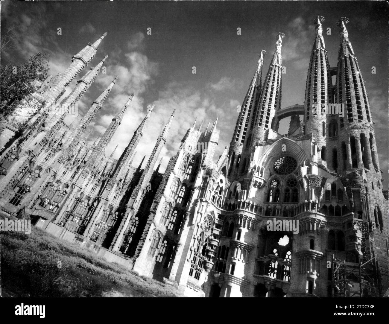 BARCELONA, 1958. Original perspective of the expiatory temple of the ...