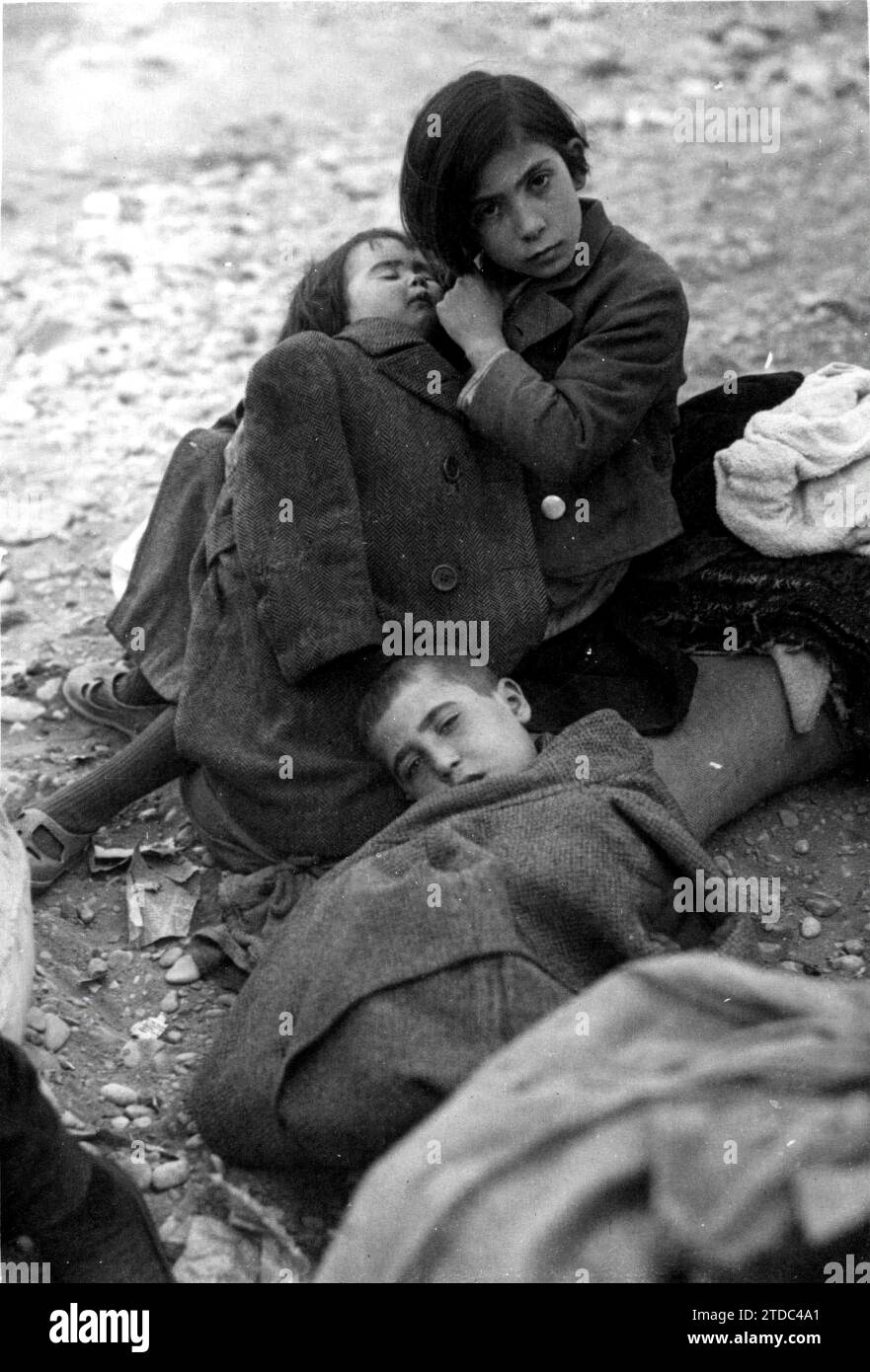 Exiled children hi-res stock photography and images - Alamy
