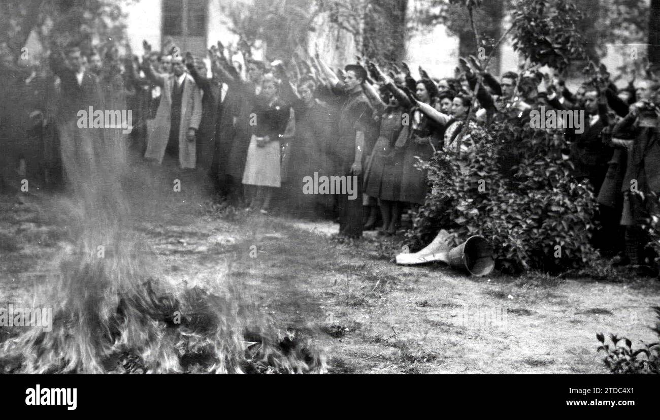 Falangist 1939 hi-res stock photography and images - Alamy
