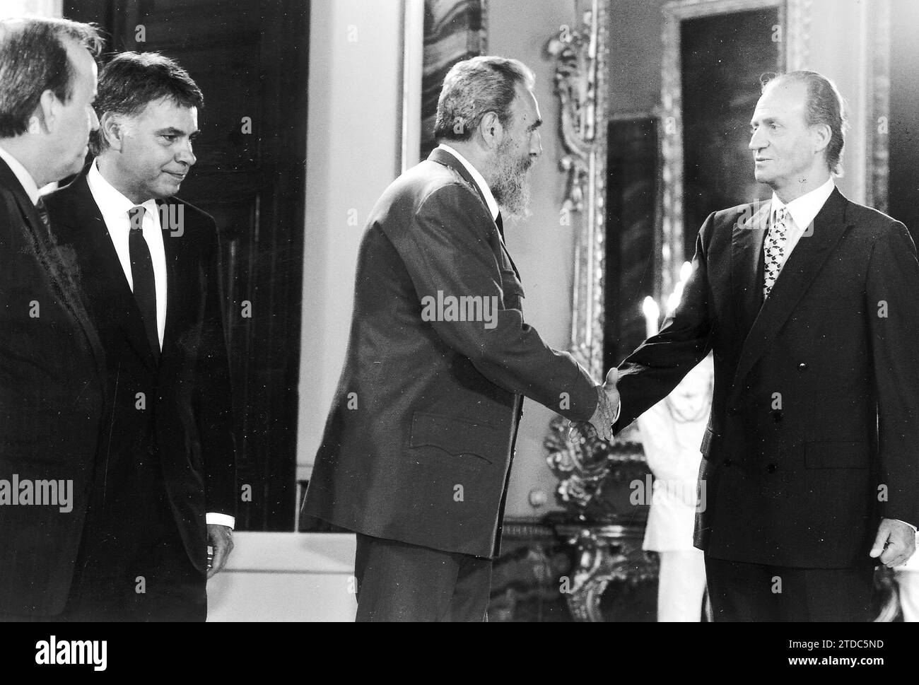 06/30/1992. King Juan Carlos Receiving Fidel Castro in the Royal Palace ...