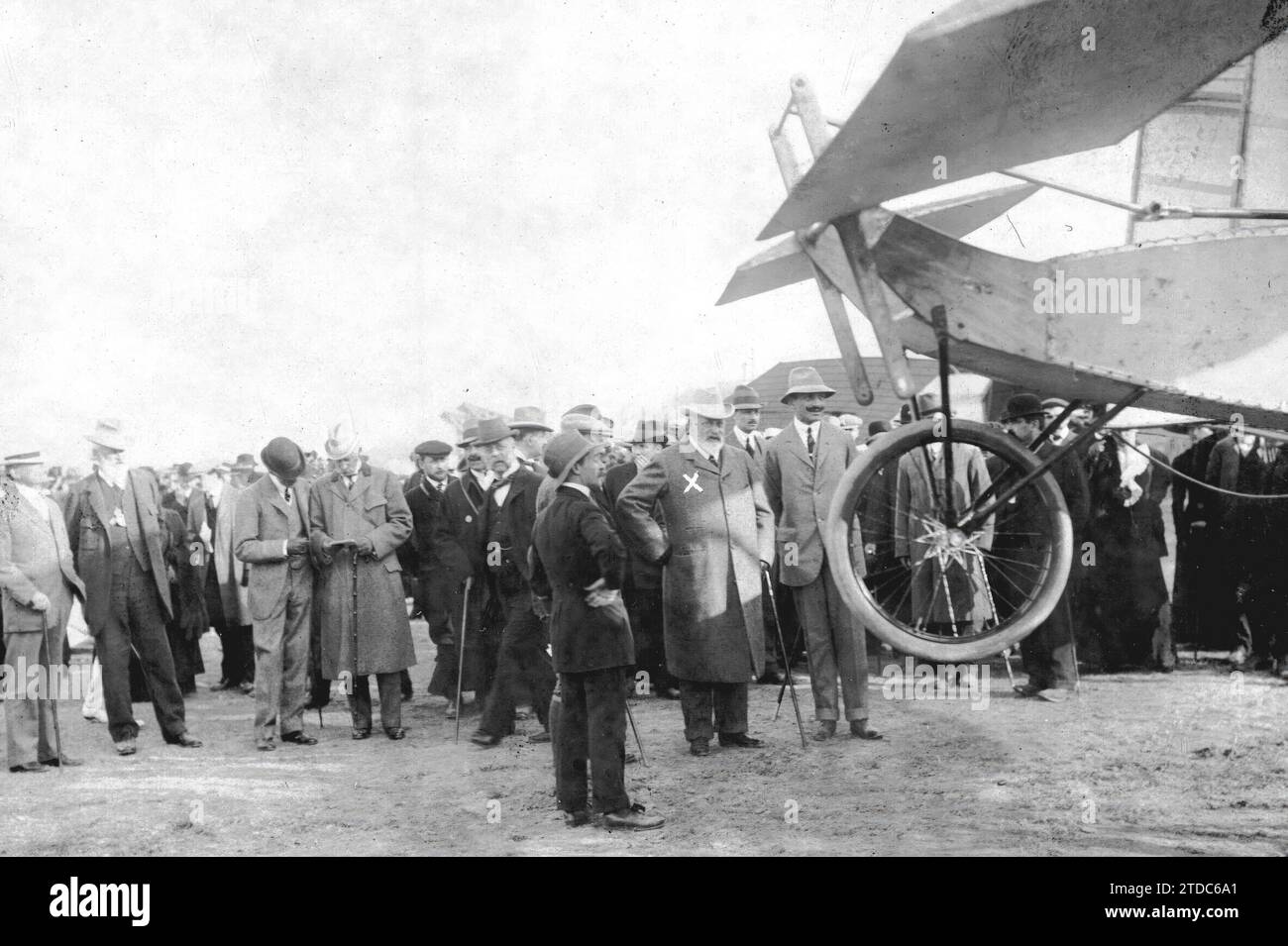 03/28/1910. Opening of the Bayonne-Biarritz airfield. King Edward of ...