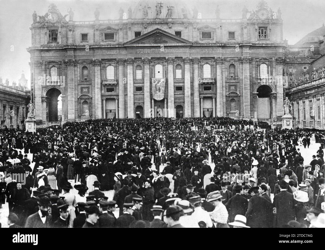 03/31/1909. Rome. Canonization Ceremony of Joan of Arc. Photo by M ...