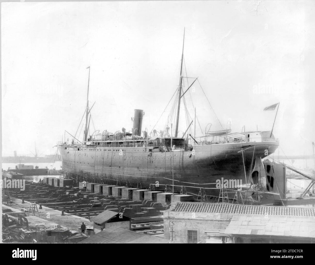 02/04/1907. Floating dock. Barcelona. The Steamboat "Leon Xiii", on the ...