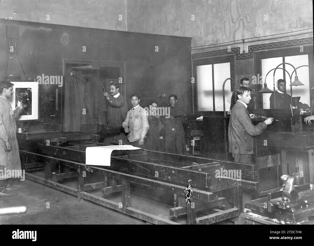 Madrid. 1920 (ca.) The large camera for reproduction in the ...