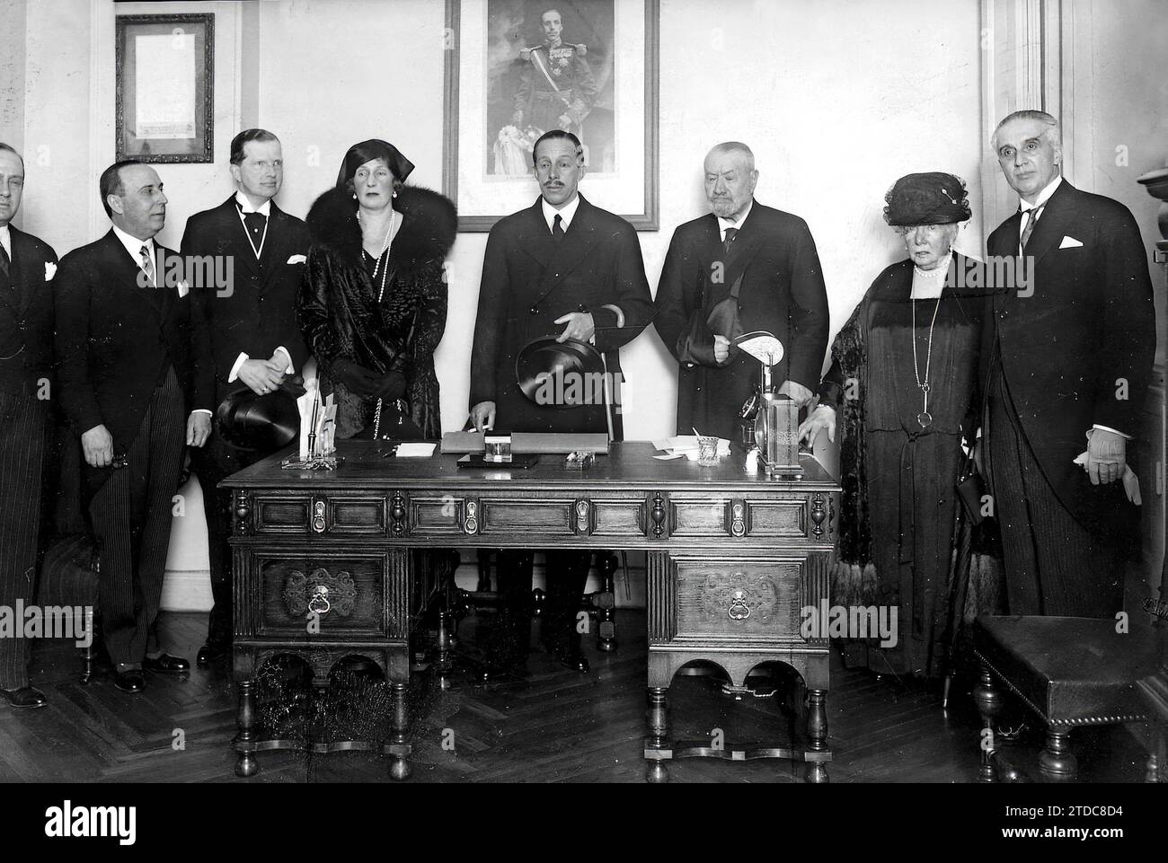 04/06/1930. Inauguration of the press palace in the Plaza de Callao ...