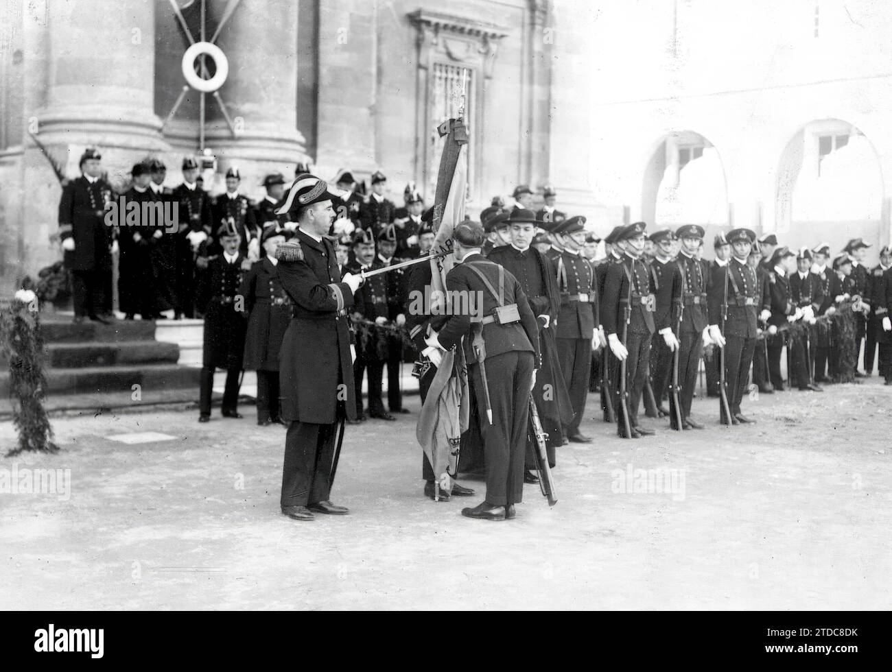 11/12/1922. San Fernando. Solemn Ceremony. Flag swearing by the New Students of the Naval ...