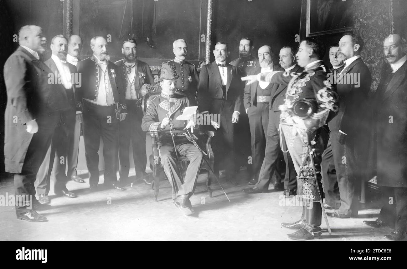 02/28/1909. Photo Cantos. Alicante. Oath of a Gentleman. The lieutenant ...