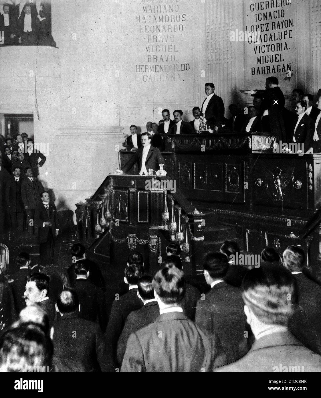 01/11/1921. Mexico. The new president, General Obregón (X), solemnly ...