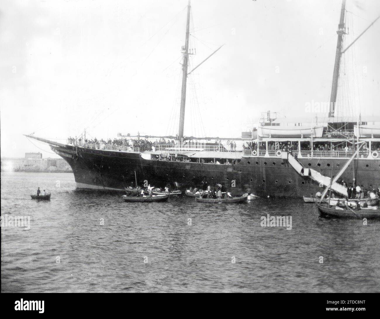 09/22/1905. The Galician emigration, the Steamer "María Cristina ...